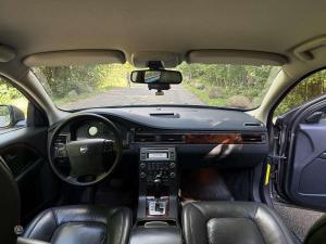 Brown Volvo S80 2007 in Vilnius, with an engine capacity of 2.40 L and mileage of 280 thousand km for 3800 €, photo 9 on AUTOMOTO.COM.LV