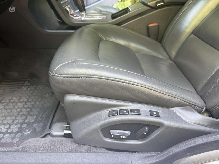 Brown Volvo S80 2007 in Vilnius, with an engine capacity of 2.40 L and mileage of 280 thousand km for 3800 €, photo 10 on AUTOMOTO.COM.LV