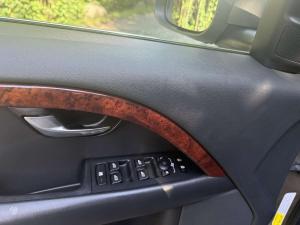 Brown Volvo S80 2007 in Vilnius, with an engine capacity of 2.40 L and mileage of 280 thousand km for 3800 €, photo 11 on AUTOMOTO.COM.LV