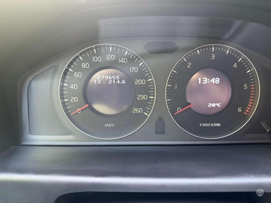 Brown Volvo S80 2007 in Vilnius, with an engine capacity of 2.40 L and mileage of 280 thousand km for 3800 €, photo 12 on AUTOMOTO.COM.LV