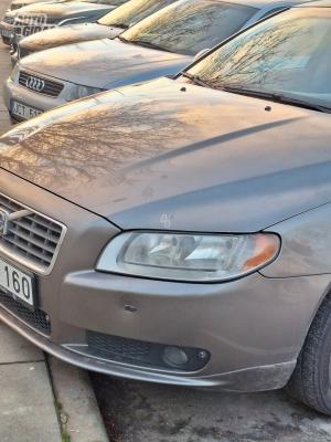 Brown Volvo S80 2008 in Klaipeda, with an engine capacity of 2.00 L and mileage of 374 thousand km for 2900 €, photo 3 on AUTOMOTO.COM.LV