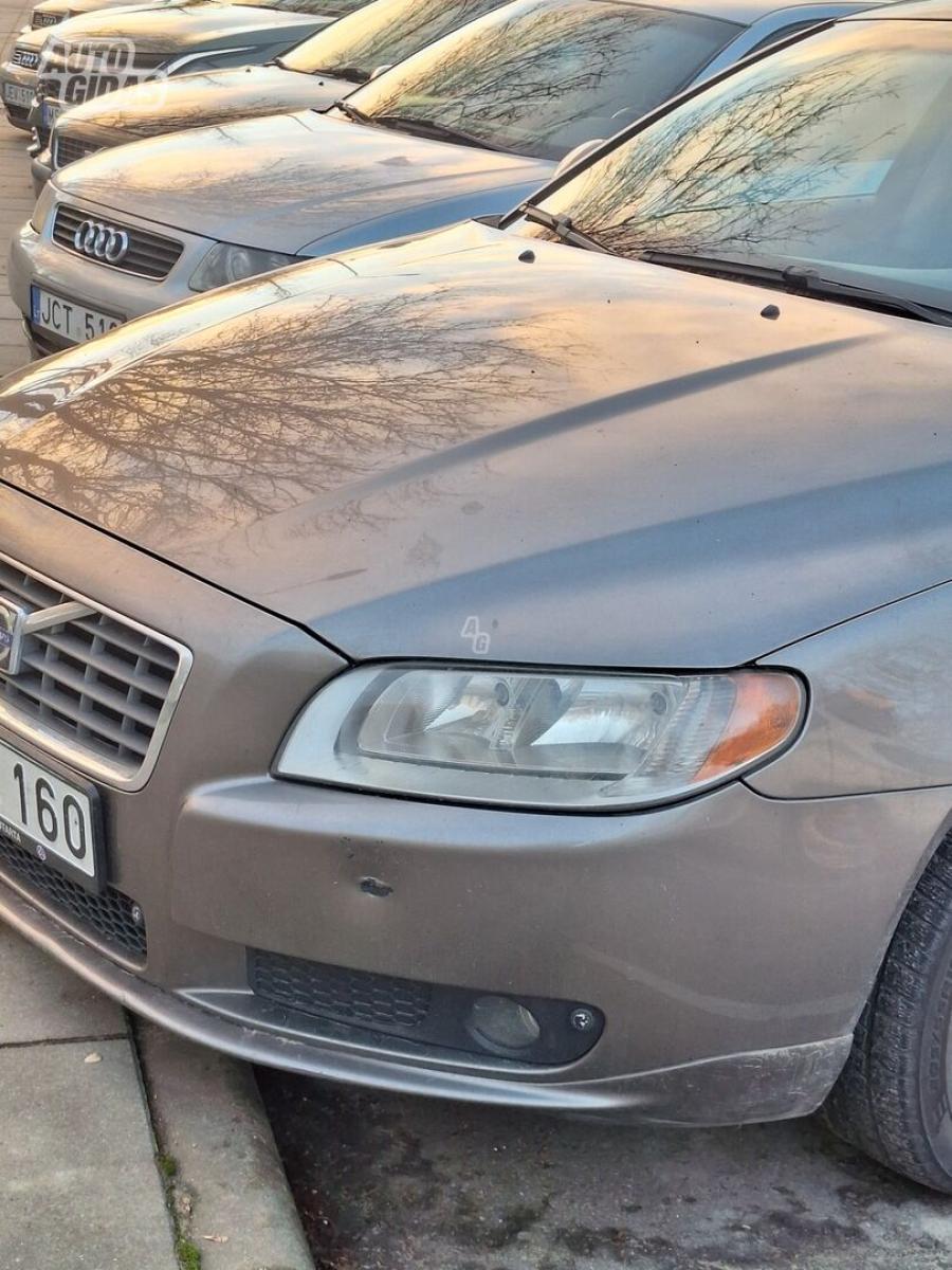 Brown Volvo S80 2008 in Klaipeda, with an engine capacity of 2.00 L and mileage of 374 thousand km for 2900 €, photo 3 on AUTOMOTO.COM.LV