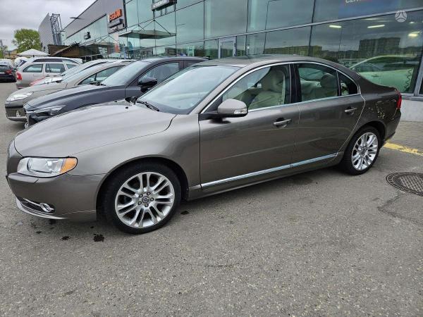 Brūns Volvo S80 2008 Viļņa, ar dzinēja tilpumu 2.40 L un nobraukumu 185 tūkst. km par 8500 €, foto 1 vietnē AUTOMOTO.COM.LV