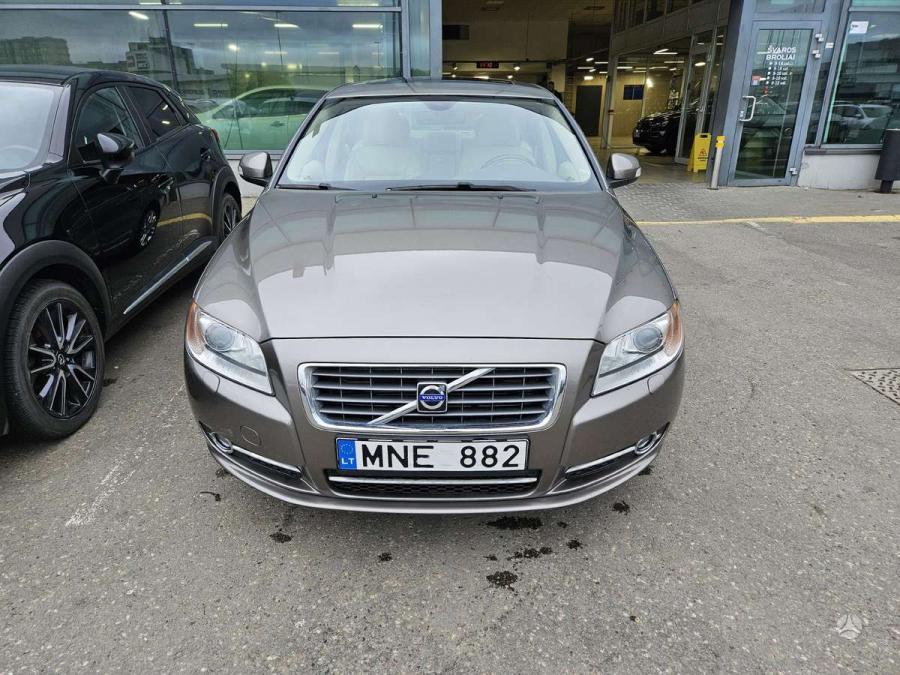 Brūns Volvo S80 2008 Viļņa, ar dzinēja tilpumu 2.40 L un nobraukumu 185 tūkst. km par 8500 €, foto 2 vietnē AUTOMOTO.COM.LV