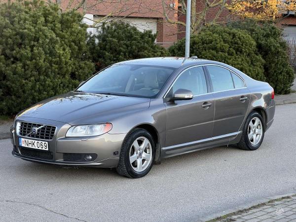 Brūns Volvo S80 2008 Kauņa, ar dzinēja tilpumu 2.50 L un nobraukumu 348 tūkst. km par 4400 €, foto 1 vietnē AUTOMOTO.COM.LV