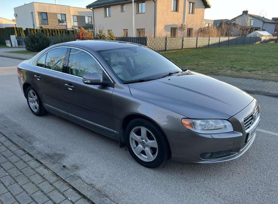 Brown Volvo S80 2008 in Kaunas, with an engine capacity of 2.50 L and mileage of 348 thousand km for 4400 €, photo 6 on AUTOMOTO.COM.LV