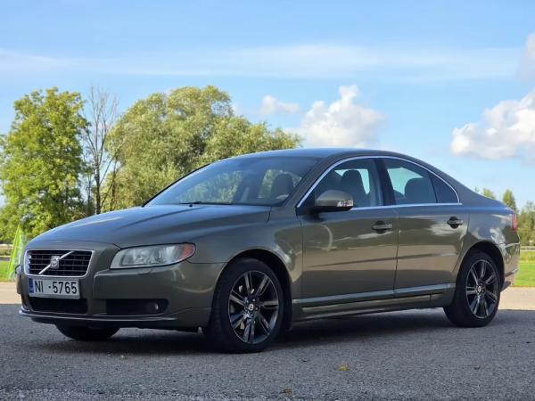Brown Volvo S80 2008 in Grobiņa, with an engine capacity of 2.40 L and mileage of 330 thousand km for 4490 €, photo 2 on AUTOMOTO.COM.LV