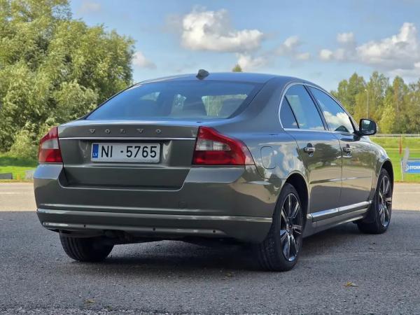 Brown Volvo S80 2008 in Grobiņa, with an engine capacity of 2.40 L and mileage of 330 thousand km for 4490 €, photo 8 on AUTOMOTO.COM.LV