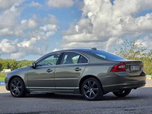 Brūns Volvo S80 2008 Grobiņa, ar dzinēja tilpumu 2.40 L un nobraukumu 330 tūkst. km par 4490 €, foto 12 vietnē AUTOMOTO.COM.LV