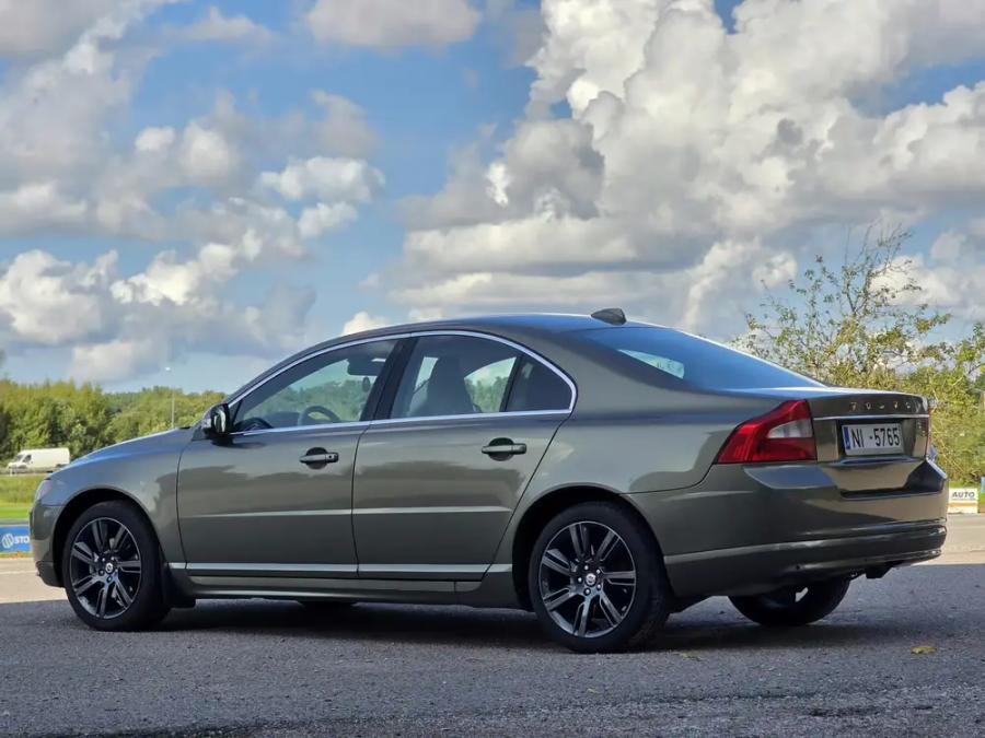Brūns Volvo S80 2008 Grobiņa, ar dzinēja tilpumu 2.40 L un nobraukumu 330 tūkst. km par 4490 €, foto 12 vietnē AUTOMOTO.COM.LV