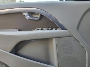Brūns Volvo S80 2008 Grobiņa, ar dzinēja tilpumu 2.40 L un nobraukumu 330 tūkst. km par 4490 €, foto 27 vietnē AUTOMOTO.COM.LV