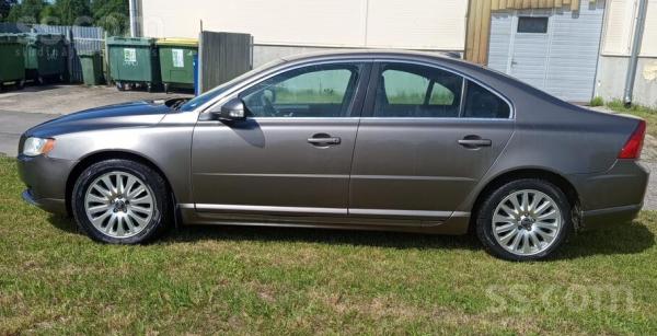 Brown Volvo S80 2008 in Valmiera, with an engine capacity of 2.40 L and mileage of 329 thousand km for 3500 €, photo 5 on AUTOMOTO.COM.LV