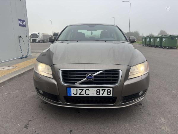 Brown Volvo S80 2008 in Kaunas, with an engine capacity of 2.40 L and mileage of 340 thousand km for 2750 €, photo 4 on AUTOMOTO.COM.LV