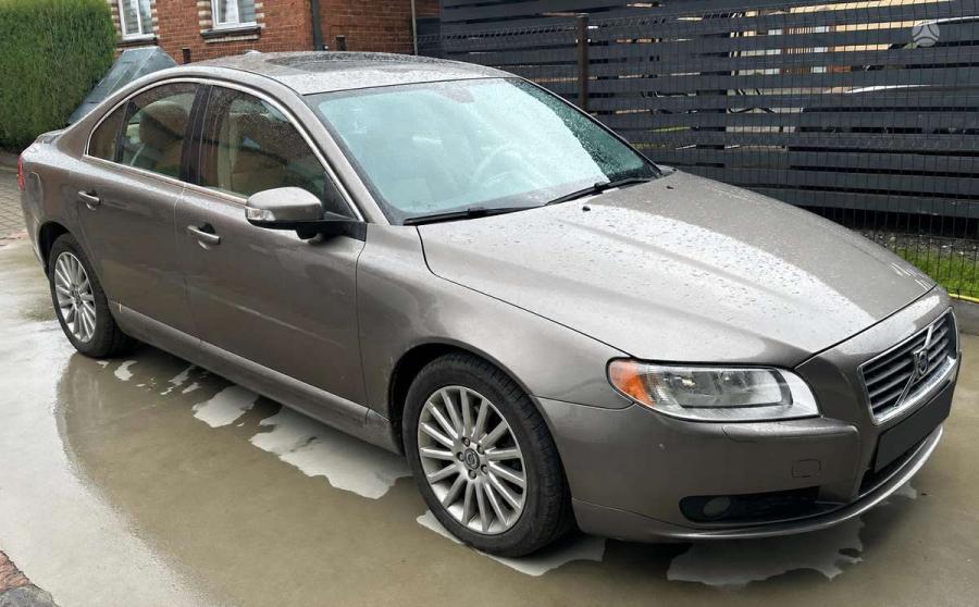 Brown Volvo S80 2008 in Alytus, with an engine capacity of 2.95 L and mileage of 237 thousand km for 3800 €, photo 3 on AUTOMOTO.COM.LV