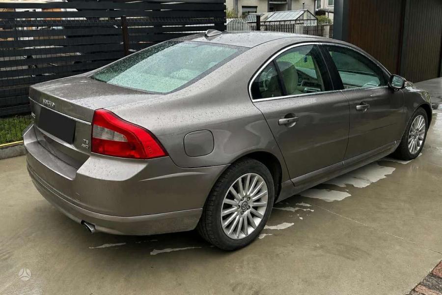 Brown Volvo S80 2008 in Alytus, with an engine capacity of 2.95 L and mileage of 237 thousand km for 3800 €, photo 5 on AUTOMOTO.COM.LV