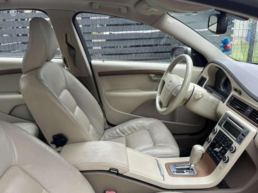 Brown Volvo S80 2008 in Alytus, with an engine capacity of 2.95 L and mileage of 237 thousand km for 3800 €, photo 9 on AUTOMOTO.COM.LV