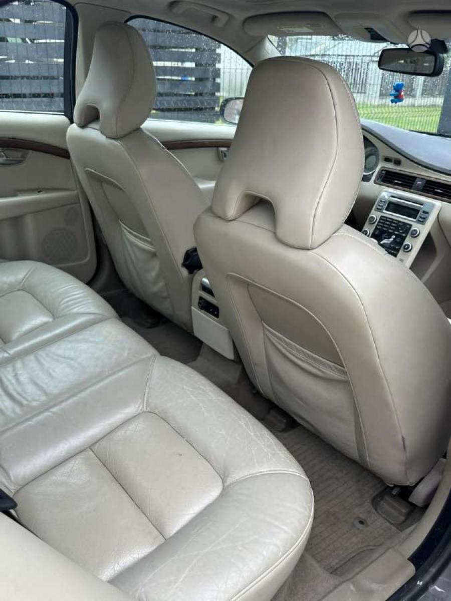 Brown Volvo S80 2008 in Alytus, with an engine capacity of 2.95 L and mileage of 237 thousand km for 3800 €, photo 11 on AUTOMOTO.COM.LV