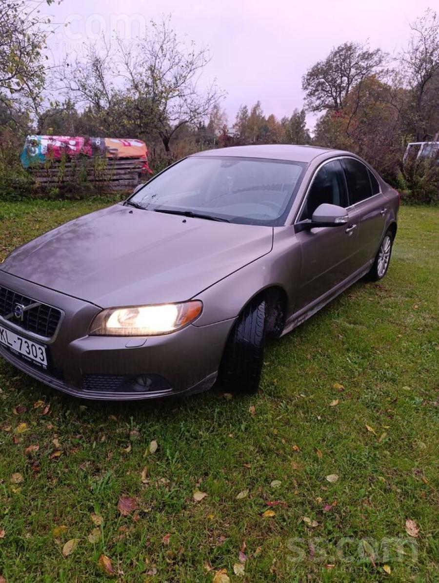 Brūns Volvo S80 2008 Rīga, ar dzinēja tilpumu 2.40 L un nobraukumu 335 tūkst. km par 3100 €, foto 1 vietnē AUTOMOTO.COM.LV