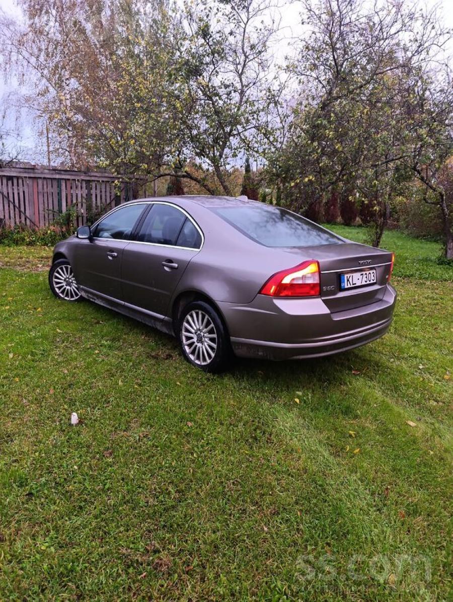 Brūns Volvo S80 2008 Rīga, ar dzinēja tilpumu 2.40 L un nobraukumu 335 tūkst. km par 3100 €, foto 4 vietnē AUTOMOTO.COM.LV