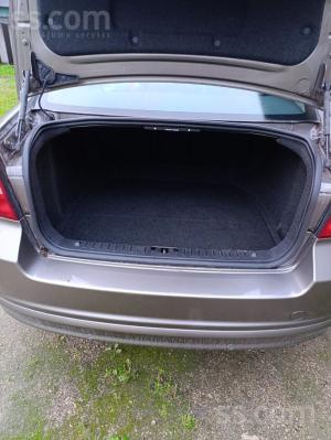 Brūns Volvo S80 2008 Rīga, ar dzinēja tilpumu 2.40 L un nobraukumu 335 tūkst. km par 3100 €, foto 7 vietnē AUTOMOTO.COM.LV