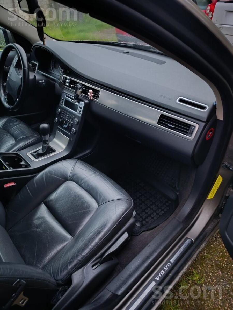 Brūns Volvo S80 2008 Rīga, ar dzinēja tilpumu 2.40 L un nobraukumu 335 tūkst. km par 3100 €, foto 10 vietnē AUTOMOTO.COM.LV