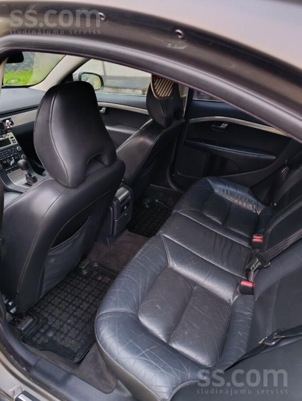 Brown Volvo S80 2008 in Riga, with an engine capacity of 2.40 L and mileage of 335 thousand km for 3100 €, photo 11 on AUTOMOTO.COM.LV
