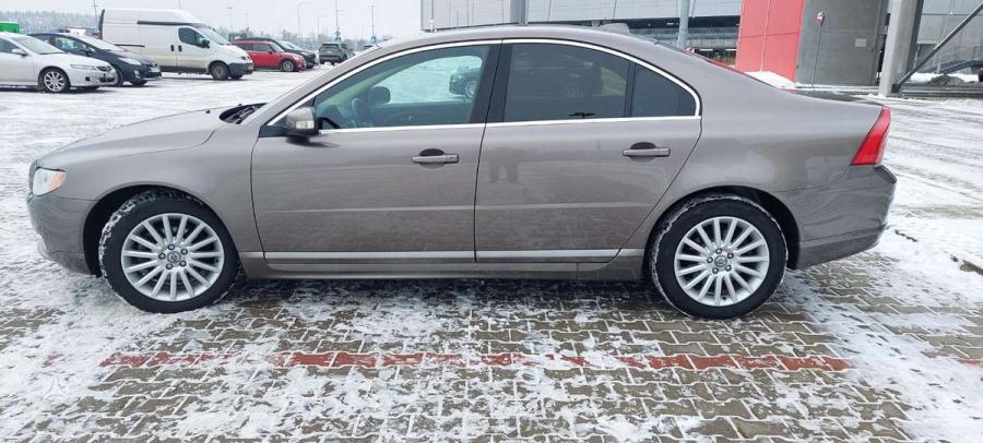 Brūns Volvo S80 2009 Viļņa, ar dzinēja tilpumu 3.19 L un nobraukumu 192 tūkst. km par 4200 €, foto 1 vietnē AUTOMOTO.COM.LV