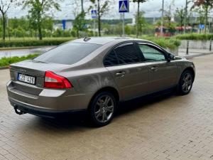 Brown Volvo S80 2009 in Vilnius, with an engine capacity of 2.40 L and mileage of 298 thousand km for 3500 €, photo  on AUTOMOTO.COM.LV