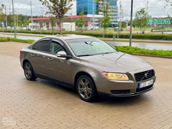 Brown Volvo S80 2009 in Vilnius, with an engine capacity of 2.40 L and mileage of 298 thousand km for 3500 €, photo 4 on AUTOMOTO.COM.LV