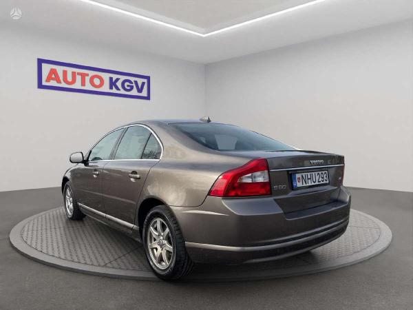 Brūns Volvo S80 2009 Viļņa, ar dzinēja tilpumu 2.40 L un nobraukumu 197 tūkst. km par 6499 €, foto 3 vietnē AUTOMOTO.COM.LV