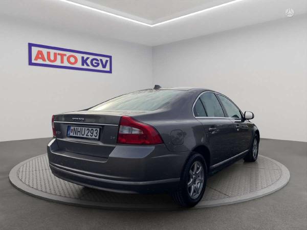 Brūns Volvo S80 2009 Viļņa, ar dzinēja tilpumu 2.40 L un nobraukumu 197 tūkst. km par 6499 €, foto 4 vietnē AUTOMOTO.COM.LV