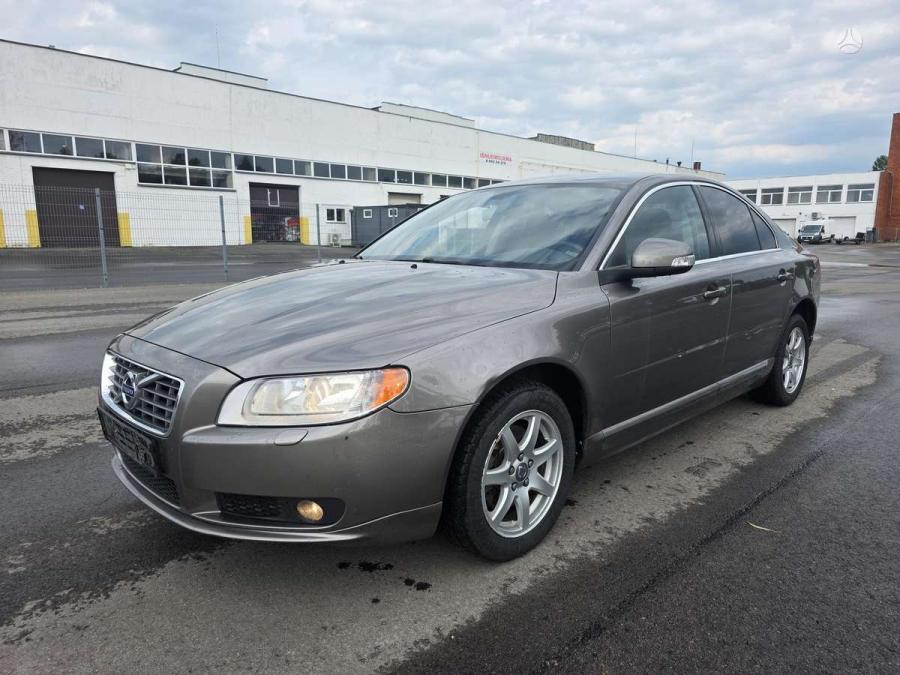 Brown Volvo S80 2010 in Marijampole, with an engine capacity of 1.56 L and mileage of 308 thousand km for 3400 €, photo 3 on AUTOMOTO.COM.LV