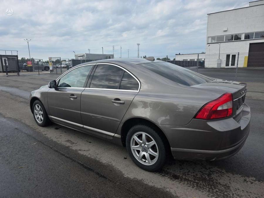 Brown Volvo S80 2010 in Marijampole, with an engine capacity of 1.56 L and mileage of 308 thousand km for 3400 €, photo 7 on AUTOMOTO.COM.LV