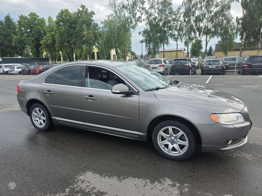 Brown Volvo S80 2010 in Marijampole, with an engine capacity of 1.56 L and mileage of 308 thousand km for 3400 €, photo 14 on AUTOMOTO.COM.LV