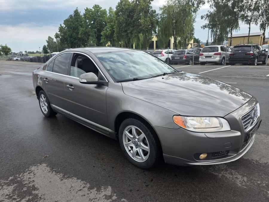 Brown Volvo S80 2010 in Marijampole, with an engine capacity of 1.56 L and mileage of 308 thousand km for 3400 €, photo 15 on AUTOMOTO.COM.LV