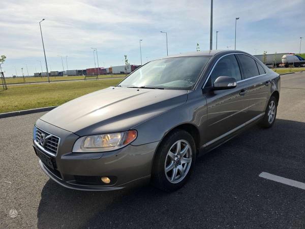 Brown Volvo S80 2010 in Marijampole, with an engine capacity of 1.56 L and mileage of 301 thousand km for 2990 €, photo 3 on AUTOMOTO.COM.LV