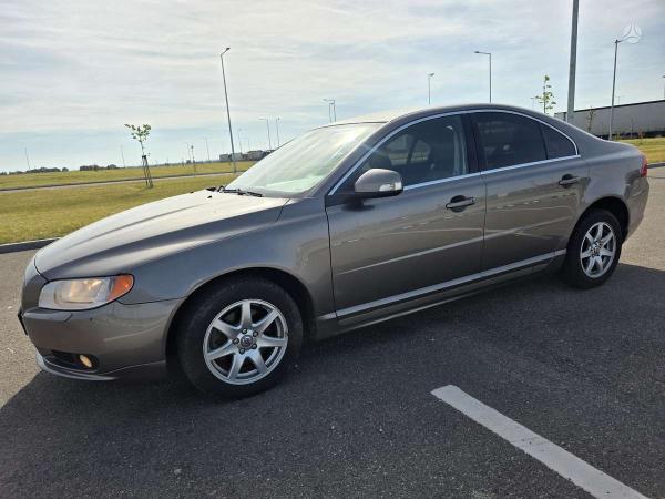 Brown Volvo S80 2010 in Marijampole, with an engine capacity of 1.56 L and mileage of 301 thousand km for 2990 €, photo 4 on AUTOMOTO.COM.LV