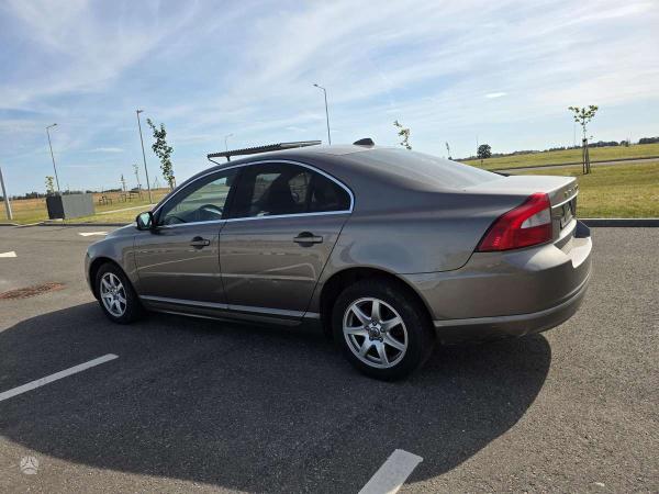 Brown Volvo S80 2010 in Marijampole, with an engine capacity of 1.56 L and mileage of 301 thousand km for 2990 €, photo 7 on AUTOMOTO.COM.LV