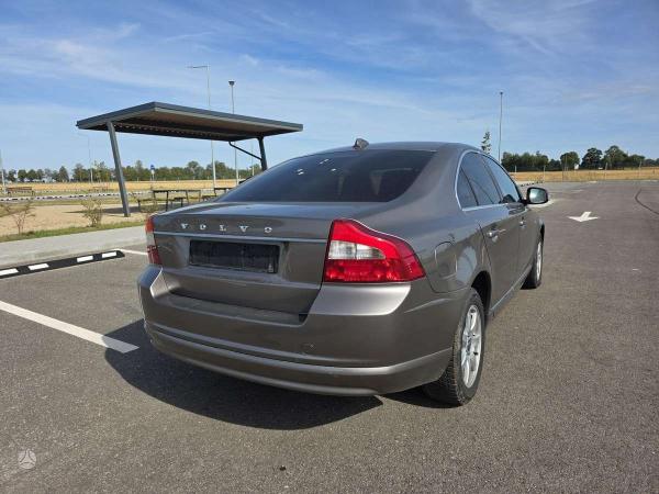 Brown Volvo S80 2010 in Marijampole, with an engine capacity of 1.56 L and mileage of 301 thousand km for 2990 €, photo 11 on AUTOMOTO.COM.LV