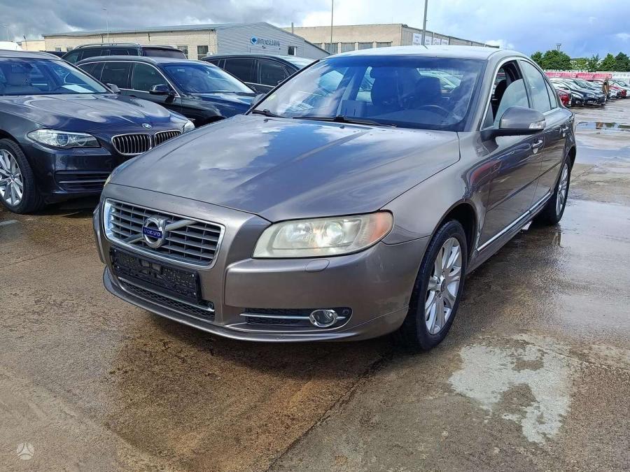 Brūns Volvo S80 2011 Šauļi, ar dzinēja tilpumu 1.56 L un nobraukumu 284 tūkst. km par 4650 €, foto 1 vietnē AUTOMOTO.COM.LV