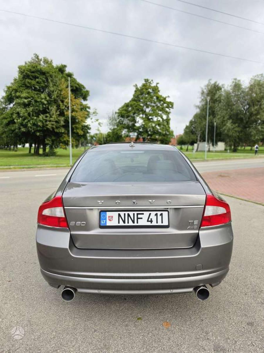 Brown Volvo S80 2011 in Klaipeda, with an engine capacity of 3.00 L and mileage of 190 thousand km for 6999 €, photo 6 on AUTOMOTO.COM.LV
