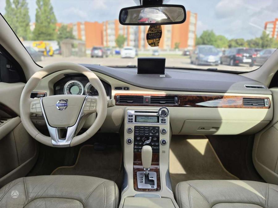Brown Volvo S80 2011 in Klaipeda, with an engine capacity of 3.00 L and mileage of 190 thousand km for 6999 €, photo 12 on AUTOMOTO.COM.LV
