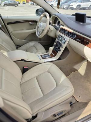 Brown Volvo S80 2011 in Klaipeda, with an engine capacity of 3.00 L and mileage of 190 thousand km for 6999 €, photo 15 on AUTOMOTO.COM.LV