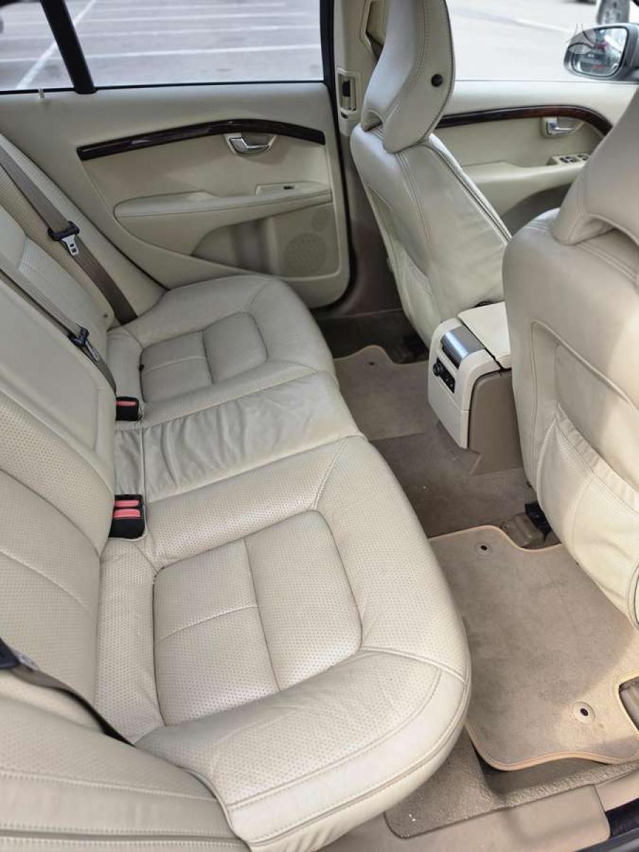 Brown Volvo S80 2011 in Klaipeda, with an engine capacity of 3.00 L and mileage of 190 thousand km for 6999 €, photo 17 on AUTOMOTO.COM.LV