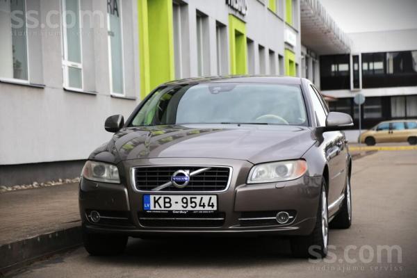Brūns Volvo S80 2012 Rīga, ar dzinēja tilpumu 2.00 L un nobraukumu 371 tūkst. km par 5995 €, foto 1 vietnē AUTOMOTO.COM.LV