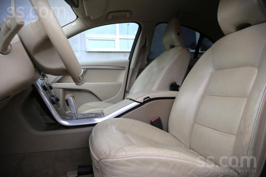 Brown Volvo S80 2012 in Riga, with an engine capacity of 2.00 L and mileage of 371 thousand km for 5995 €, photo 12 on AUTOMOTO.COM.LV