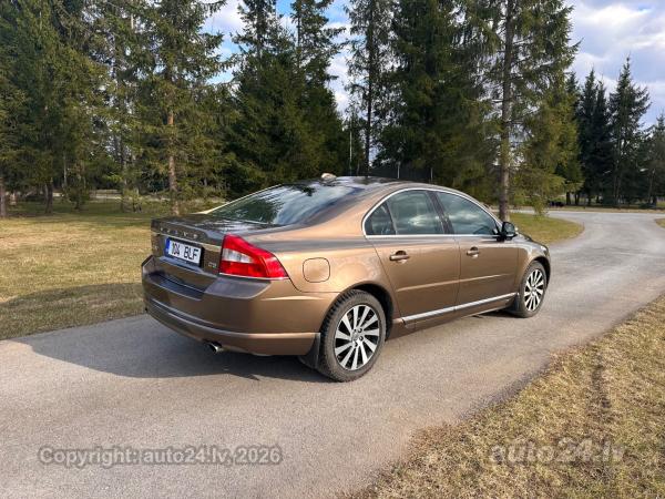 Brown Volvo S80 2012 in Tallinn, with an engine capacity of 2.40 L and mileage of 153 thousand km for 10700 €, photo 2 on AUTOMOTO.COM.LV