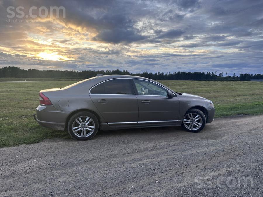Brown Volvo S80 2012 in Riga, with an engine capacity of 2.00 L and mileage of 370 thousand km for 4400 €, photo 1 on AUTOMOTO.COM.LV