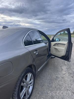 Brown Volvo S80 2012 in Riga, with an engine capacity of 2.00 L and mileage of 370 thousand km for 4400 €, photo 6 on AUTOMOTO.COM.LV