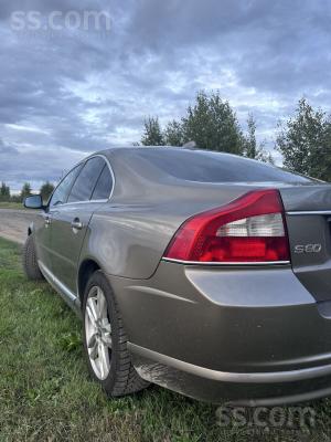 Brown Volvo S80 2012 in Riga, with an engine capacity of 2.00 L and mileage of 370 thousand km for 4400 €, photo 7 on AUTOMOTO.COM.LV
